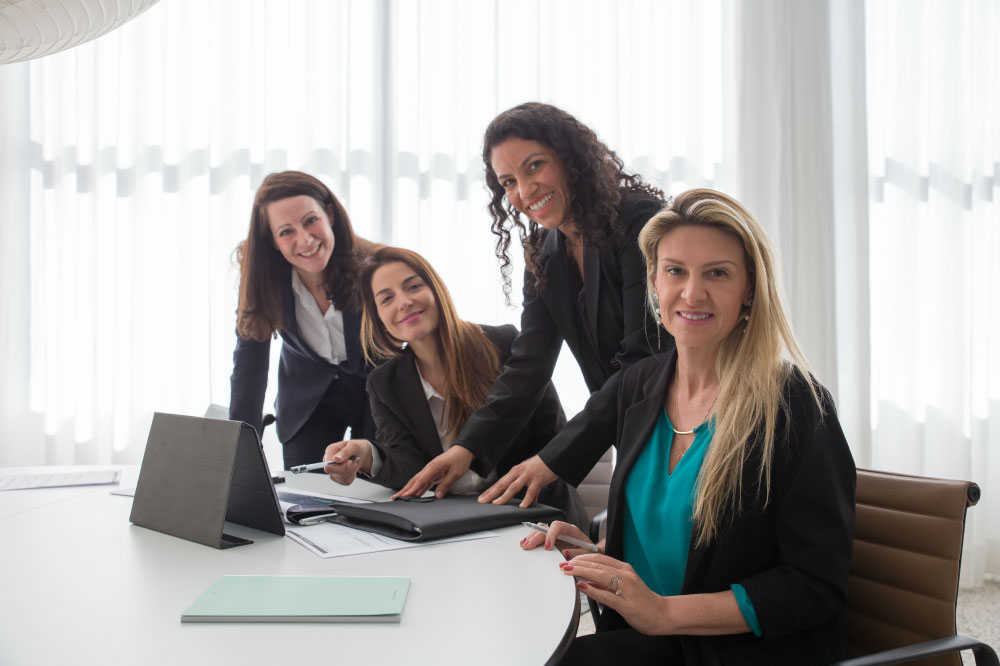 8 Considerations For Managing A Corporate Alumni Community